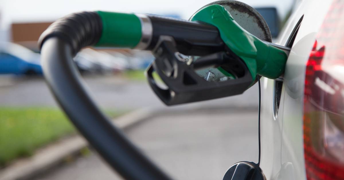 Benzine wordt opnieuw goedkoper | Consument | hln.be