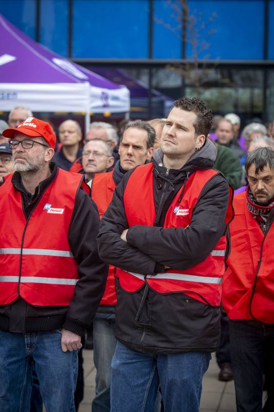 Meer stakers dan verwacht in Hengelo: patat op | Hengelo | tubantia.nl