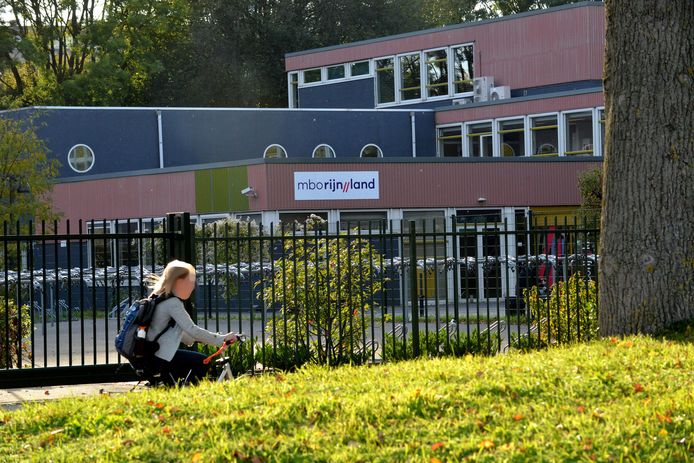 Zorgen over vandalisme bij MBO Rijnland | Zoetermeer | AD.nl