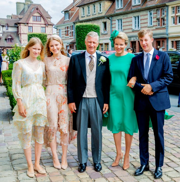 Koningin Mathilde straalt op de bruiloft van haar broer | Libelle