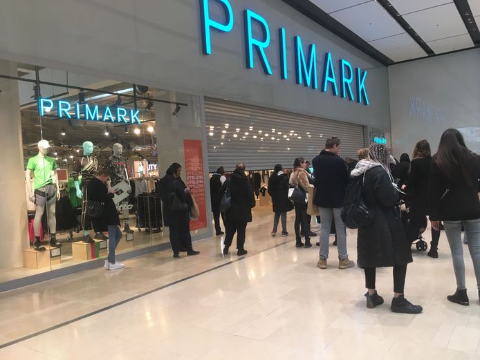 Primark en gloednieuwe Jumbo in Hoog Catharijne korte tijd ontruimd om ...