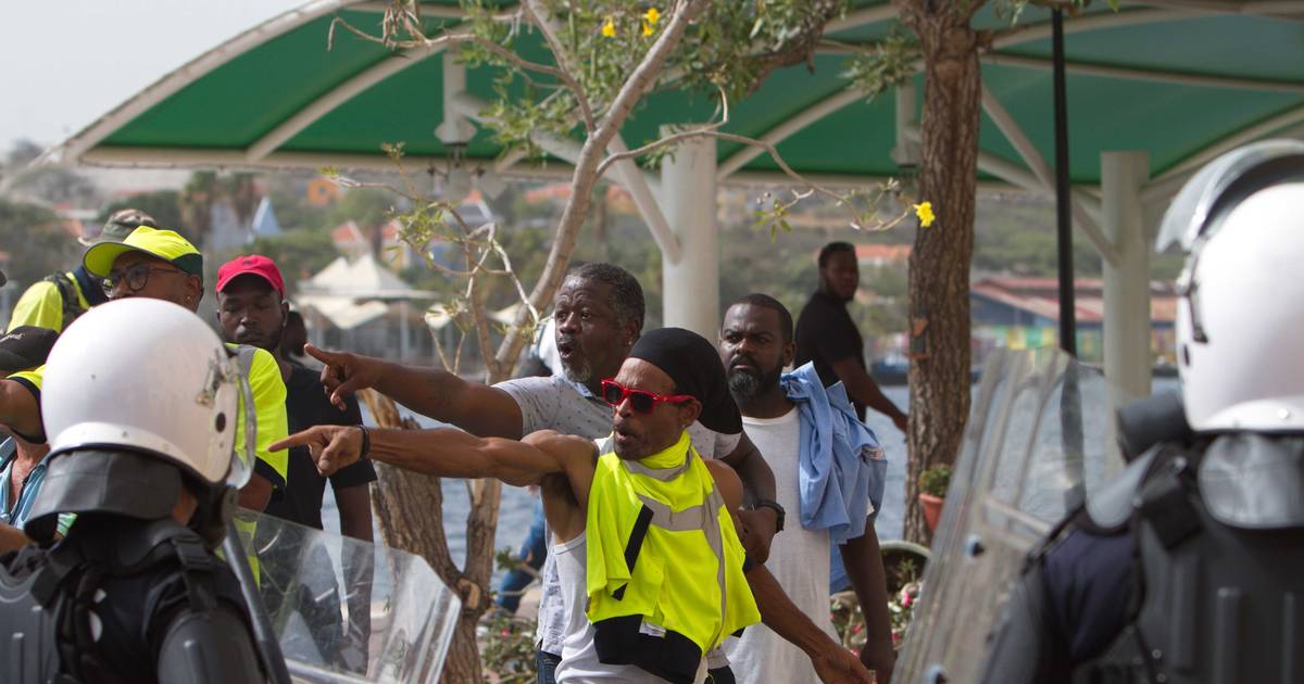 Antikoloniale sentimenten voeden opstand Curaçao | Binnenland | AD.nl