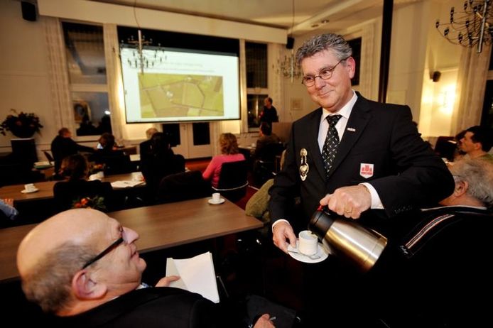 Zilveren bodebus voor Oisterwijker Peter van Esch | Oisterwijk | bd.nl