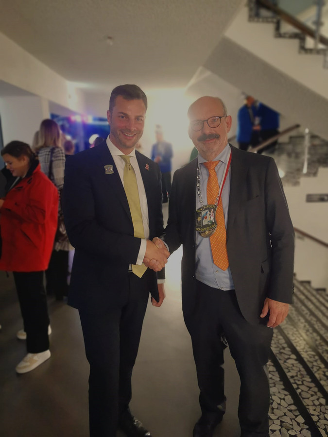 Burgemeester Michaux voerde Bommelsdelegatie aan tijdens aanstelling ...