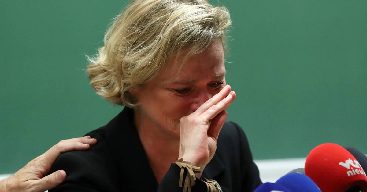 Delphine van Saksen-Coburg in tranen op persconferentie: “Ik heb me zo ...