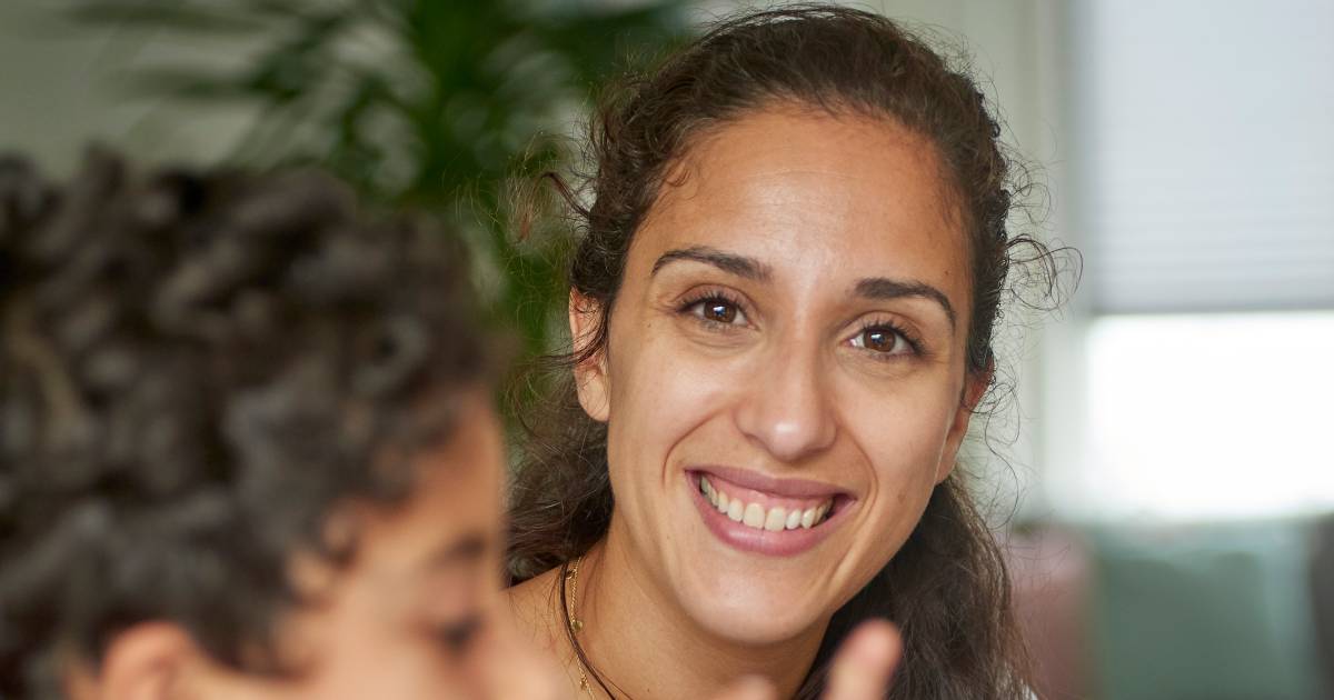 Ehssane Gounou(PvdA) neemt met gerust hart afscheid van mannen in Osse ...