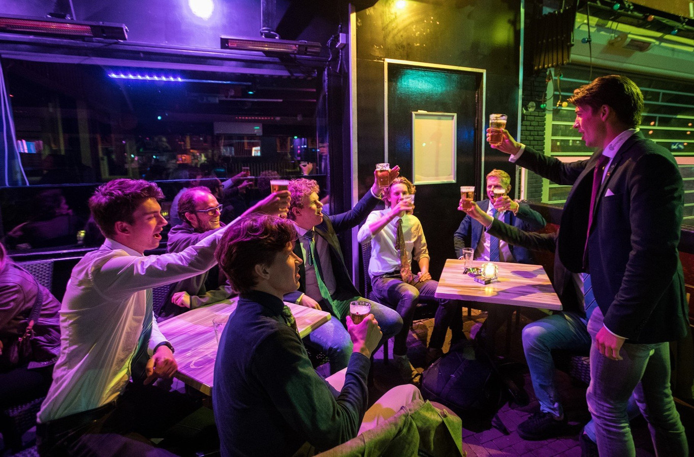 Proost! 5 x bij deze kroegen moet je zijn als student in Arnhem | Foto ...