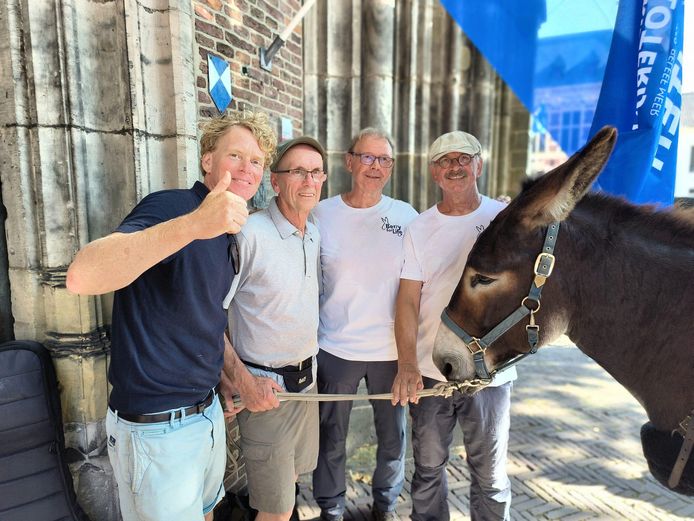 Ezeltje Berry brengt sponsortocht naar Utrecht tot een goed einde ...