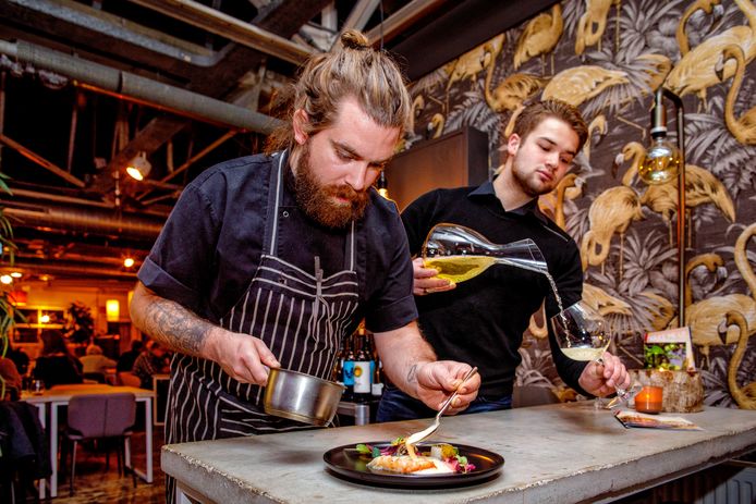 Jongleren door de wereldkeuken | Over de Tong | bd.nl