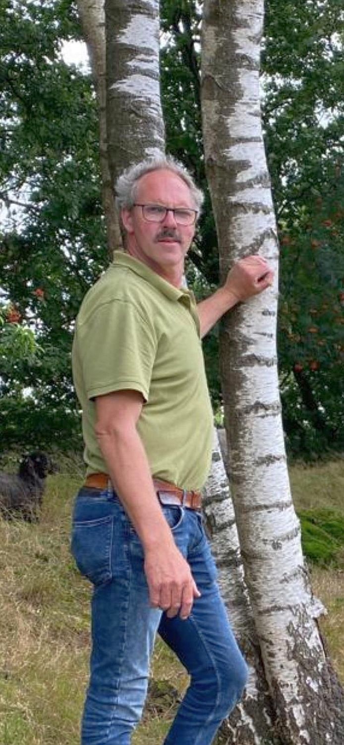 Edwin Banierink, roerganger van Weerselose harmonie, verrast met Jan ...