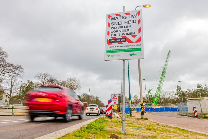 Politie gaat controleren op snelheid bij onderdoorgang station ... Politie gaat controleren op snelheid bij onderdoorgang station ...