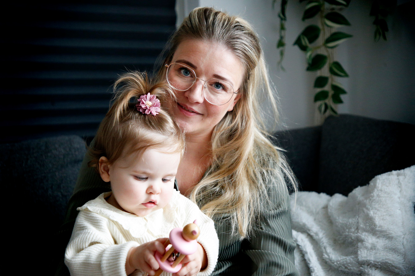 Michelle (33) is een doodgewone moeder, maar van binnen vergaat ze van ...