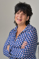 Het gaat mis als Sharon om rode wijn vraagt bij haar ‘Culinaire Malaise ...