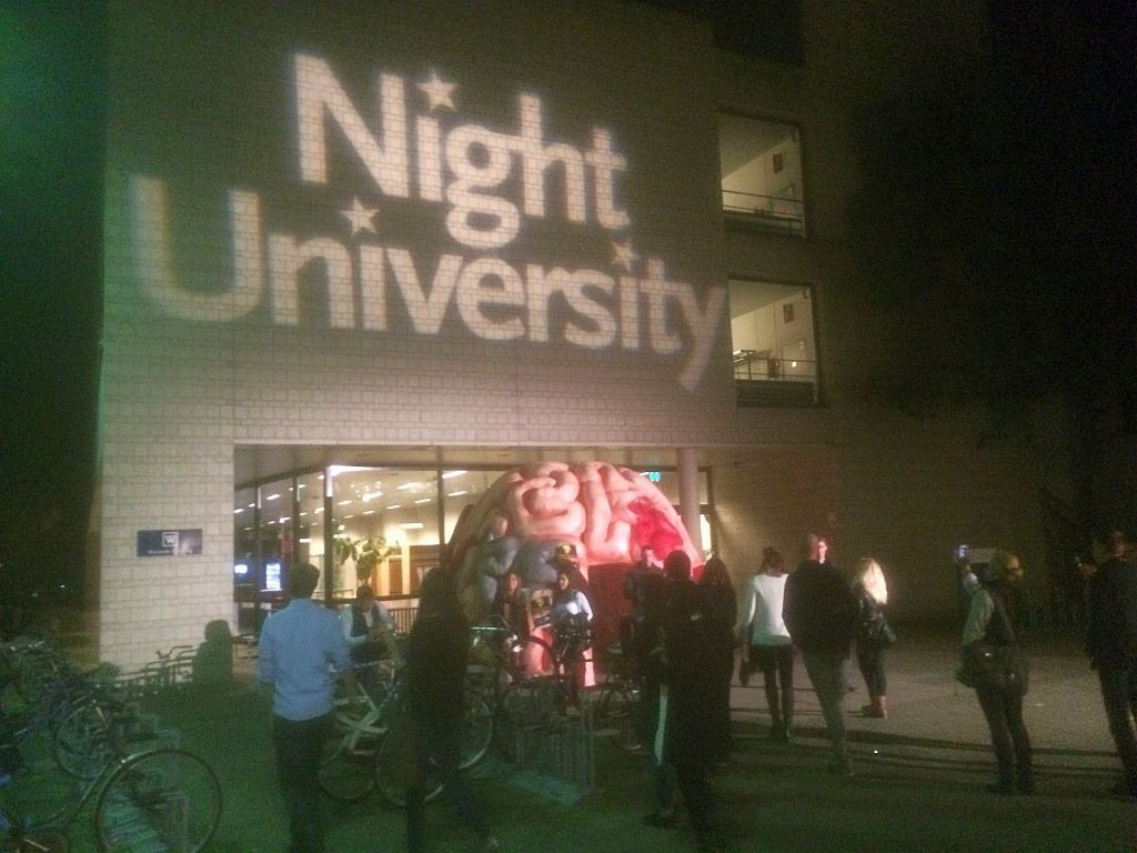 Night University geeft nachtelijk kijkje in het brein | Foto | AD.nl