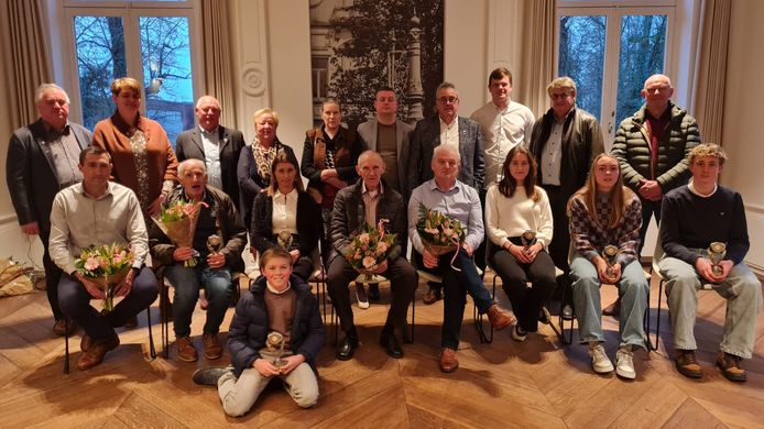 Meulebeke huldigt zijn sportkampioenen van 2022 | Meulebeke | hln.be