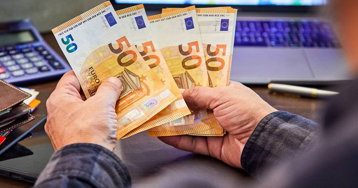 Voor het eerst stijgt gemiddeld brutoloon boven 4.000 euro: dit zijn de ...