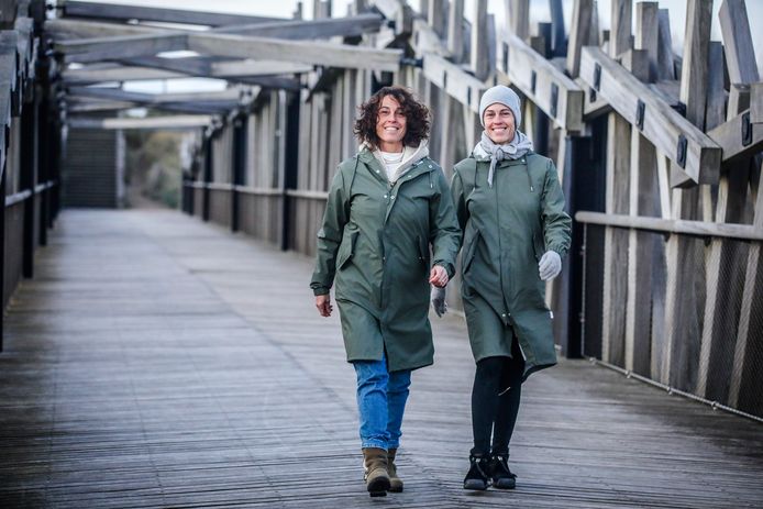 Sofie en Katrien Vergote organiseren wandelingen tegen eenzaamheid: “We ...