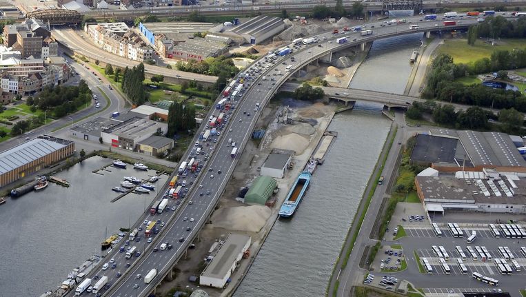 Stad Antwerpen vraagt onderzoek naar haalbaarheid overkapping ring