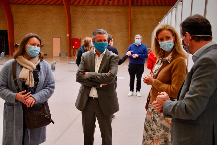 Minister Beke draaft op als proefkonijn tijdens ‘dry-run light’ in ...