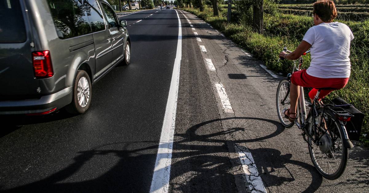 "Fietspad vol putten overgeslagen" | Regio | hln.be