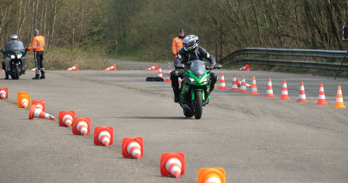 Dag van de Motorrijder in Brasschaat: bedwing behendigheidsparcours of ...
