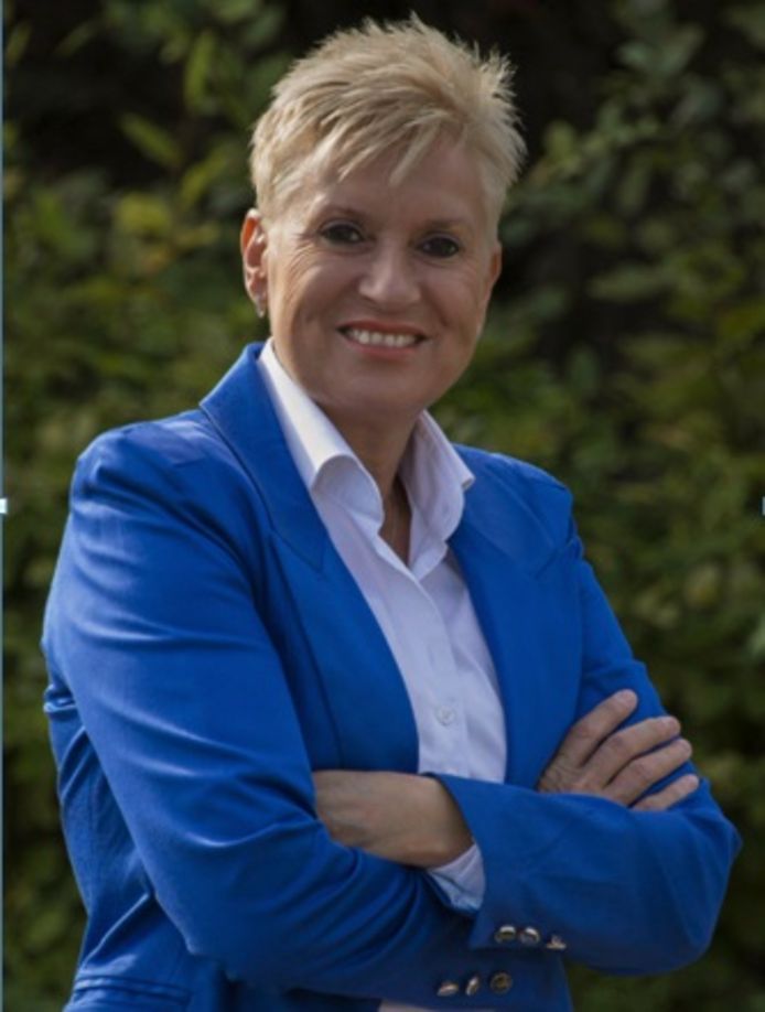 'Waar blijft overdekte bushalte voor de Drechthopper?' | Dordrecht | AD.nl