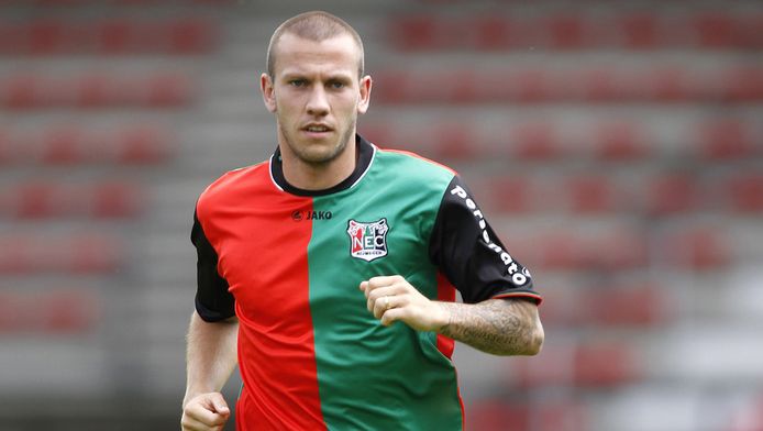 Goossens meldt zich fit bij Feyenoord | Nederlands voetbal | AD.nl