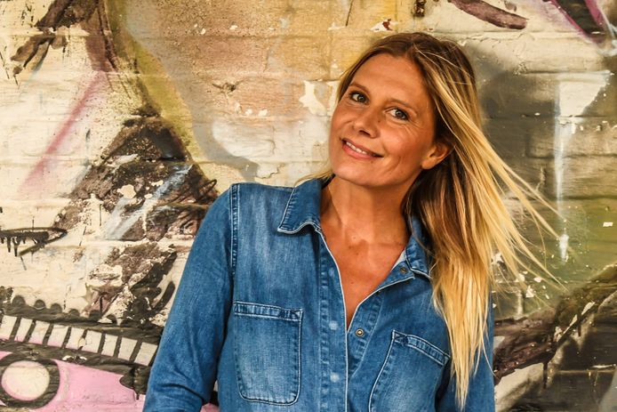 Nathalie Meskens lanceert eindelijk debuutalbum: “Dit is best eng en ...