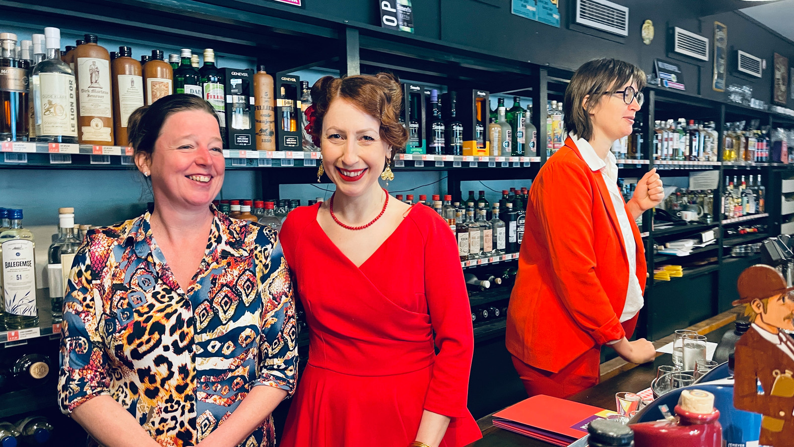 'Bake Off Vlaanderen' celebrity Regula Ysewijn opent expo 'Cafébazinnen ...