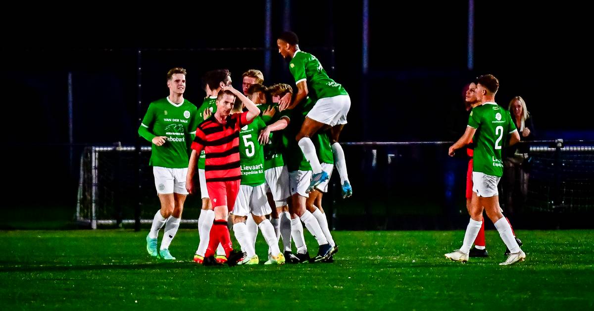 VOC zet achterdeur open en verliest thuis voor vijfde keer op rij ...