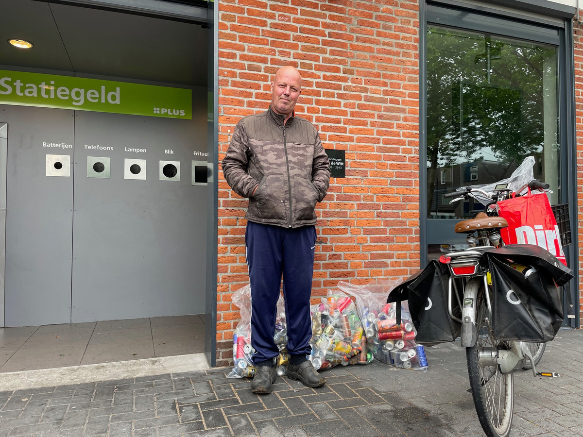 Lange rijen, volle tassen en telkens storing: ‘In no-time loopt ‘ie ...