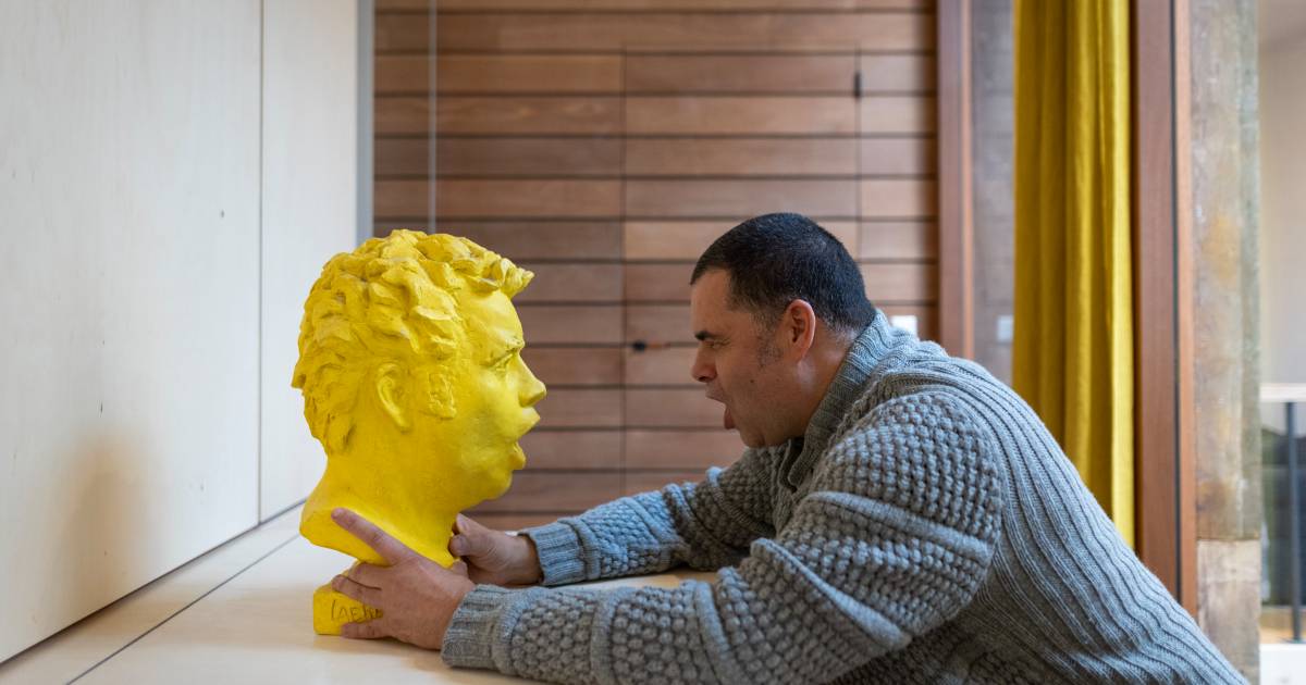 Bastiaan Everink was elitesoldaat, werd befaamd operazanger en is nu ...