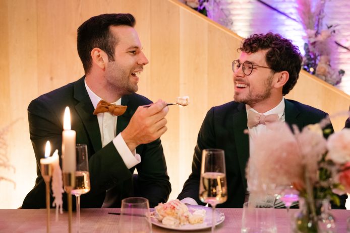 Brecht en Dziubi uit ‘Blind getrouwd’ vieren half jaar huwelijk: “Ik ...