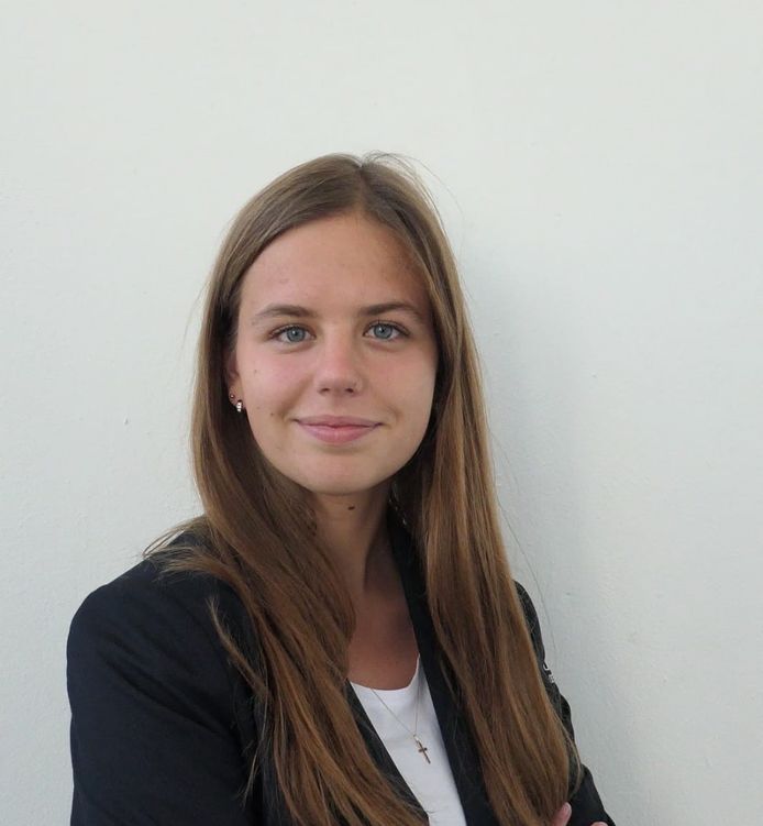 Alisha uit Almelo (19) kreeg geen kiezerspas, haar stem gaat verloren ...