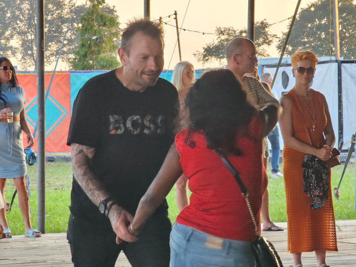 IN BEELD. 40ste Antilliaanse Feesten gestart onder stralende zomerzon ...