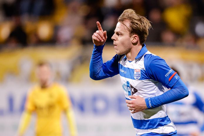 Feyenoord geeft strijd om PEC-speler Van den Belt niet op, middenvelder ...