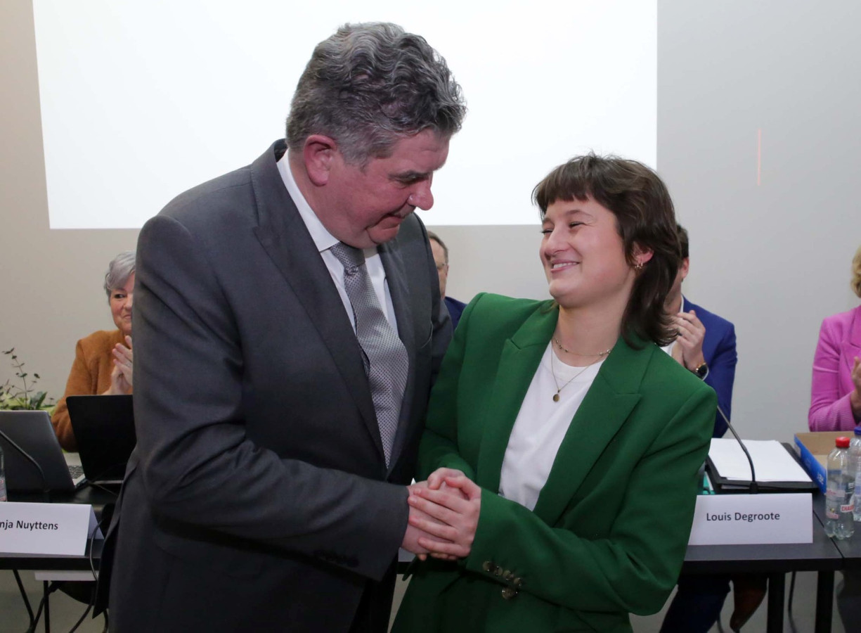 Dochter Pauline (23) treedt in voetsporen van overleden papa en ...