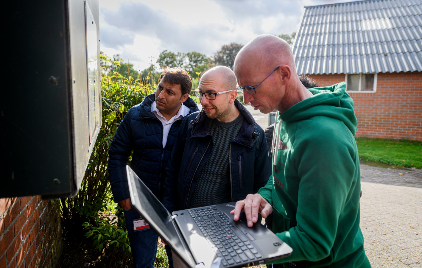 Hoe slimmeriken uit Twente boeren eerlijk van hun zonnestroom afhelpen ...