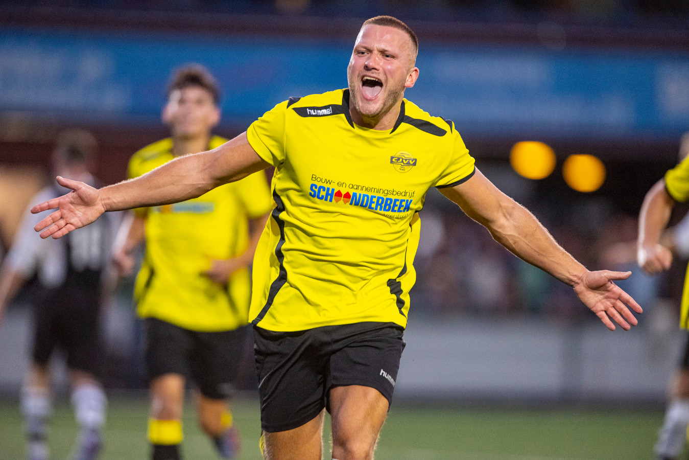 Zeven goals ’t Vliegdorp, Eemboys na gelijkspel van de min 1 af. Dit is ...