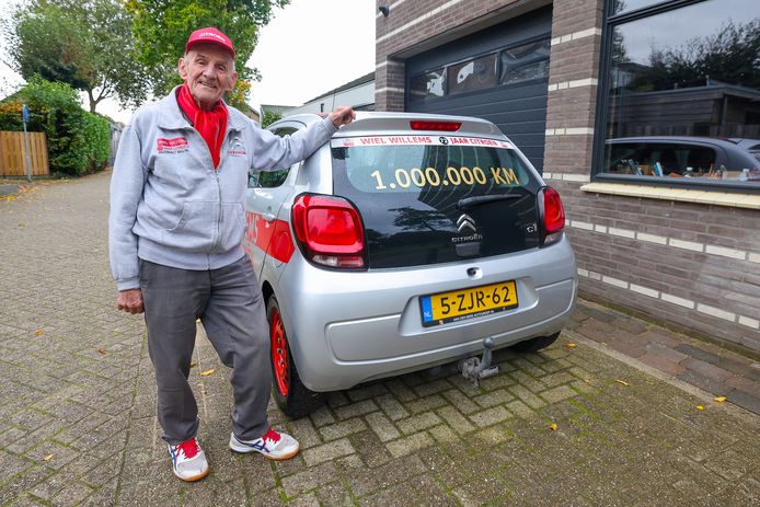 Wiel (89) rijdt een miljoen kilometer in zijn auto: ‘Heb hier negen ...