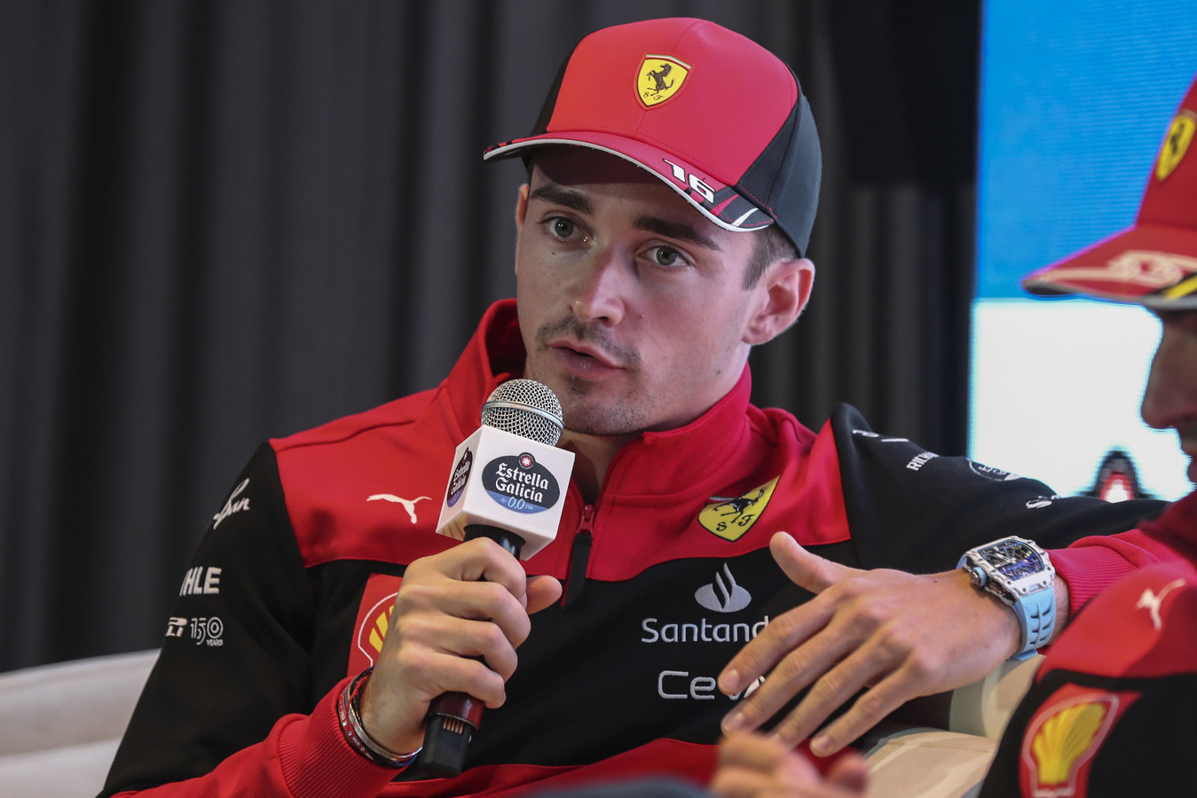 Charles Leclerc jaagt op tweede plaats achter Max Verstappen, maar ...