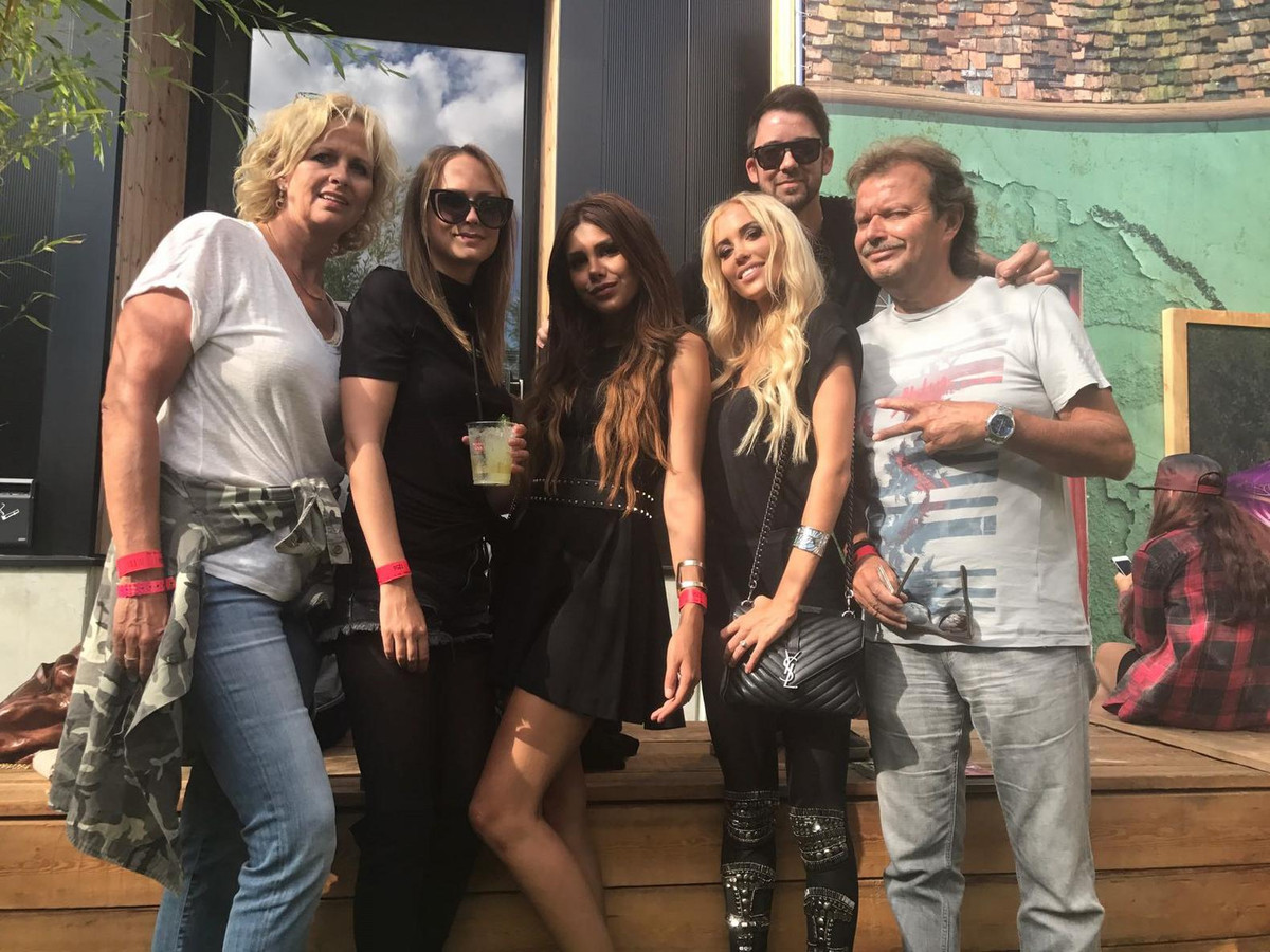 De MATTN-crew ziet Anouk schitteren op mainstage Tomorrowland en omarmt ...