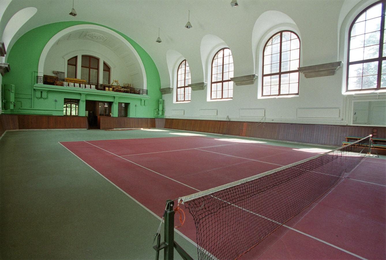 EXCLUSIEF. “Hun dressing kostte meer dan gemiddelde woningprijs in ...