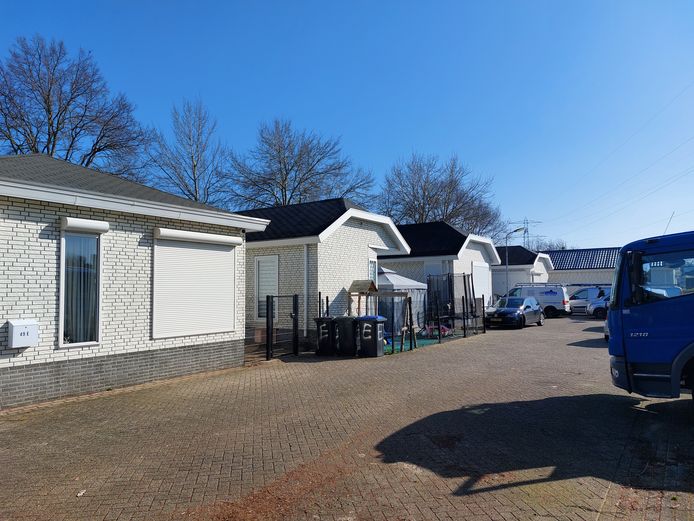 Marie woont met acht (!) anderen in haar woonwagen vanwege tekort aan ...