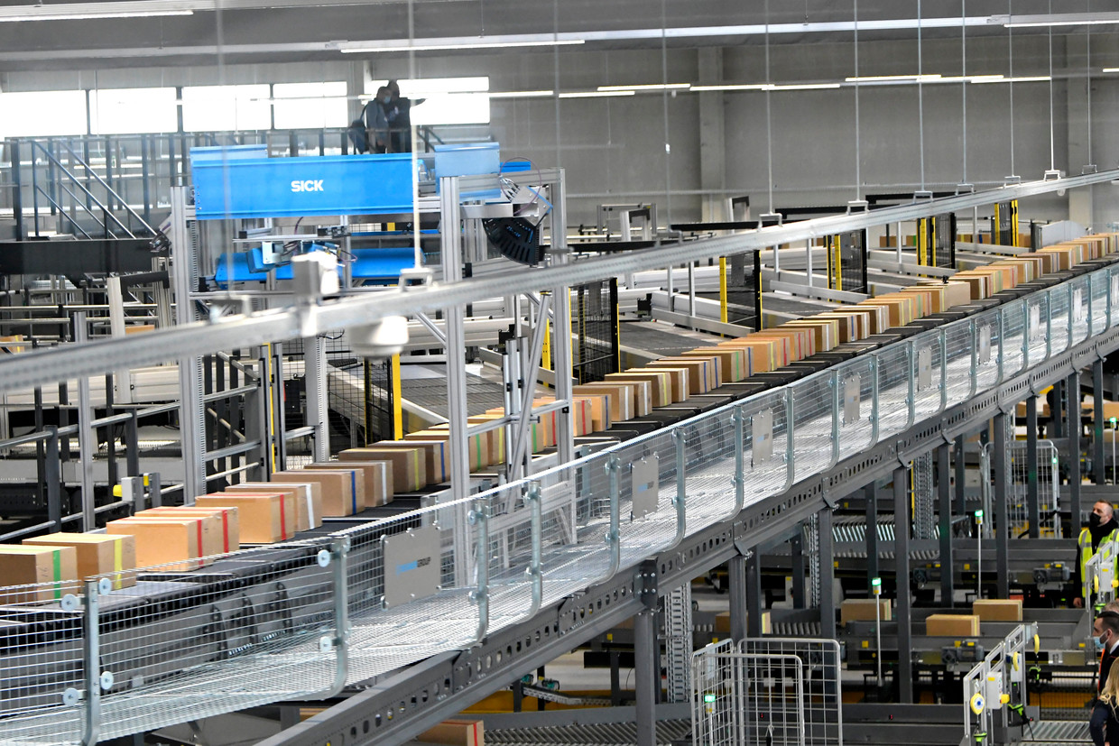 Gianni Reale pakt PostNL aan: ‘De mensenhandel en sociale dumping die ...