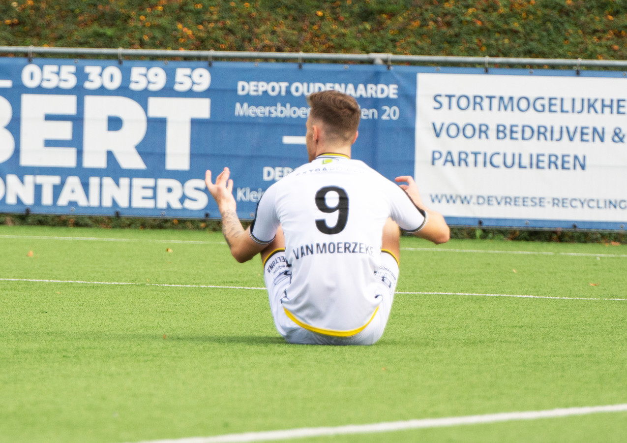 Gil Van Moerzeke (Lokeren-Temse) alleen op kop: “Die leidersplaats ... Gil Van Moerzeke (Lokeren-Temse) alleen op kop: “Die leidersplaats ...