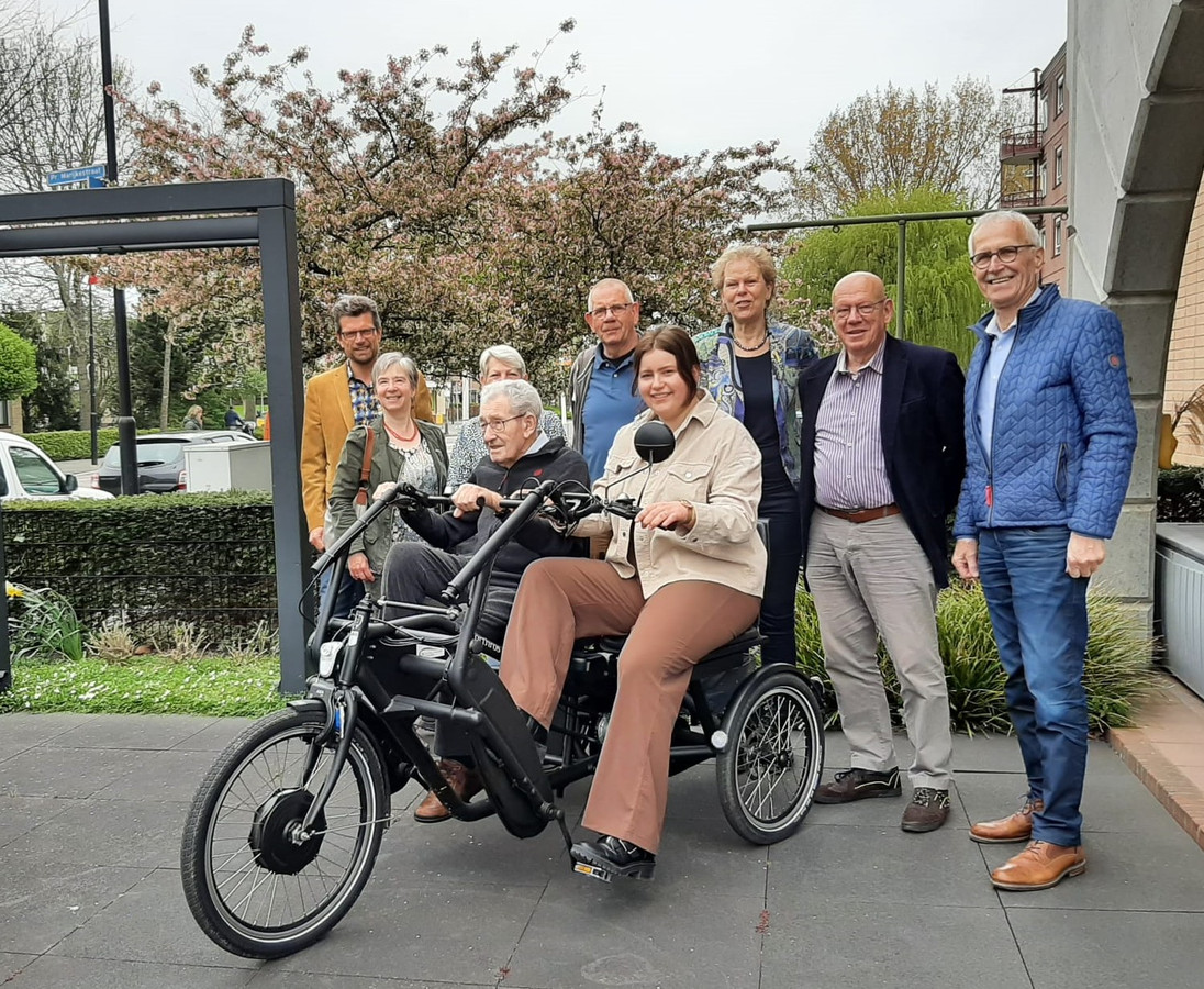 Bewoners van zorgcentrum De Waard kunnen vanaf nu samen met begeleider ...