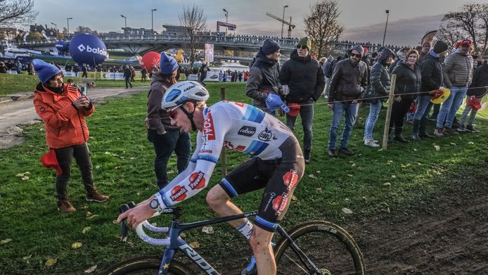 CAPS Urban Cross lokt opnieuw duizenden bezoekers: “We kunnen de twee ...