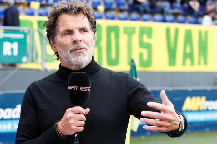 Toine van Peperstraten in gesprek met radiozender JOE | Show | bd.nl