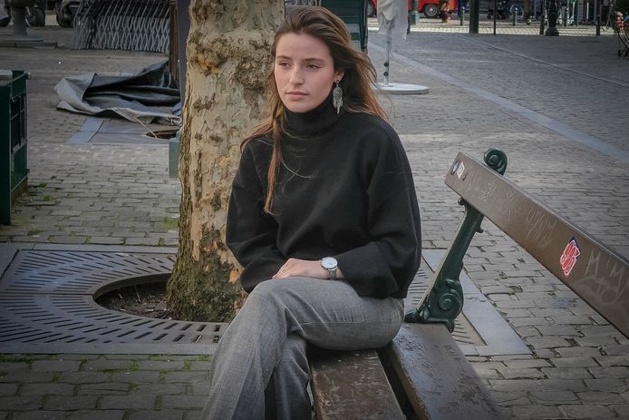 VIDEO. Ellie Fey (21) brengt song over seksuele intimidatie: “Nee heren ...